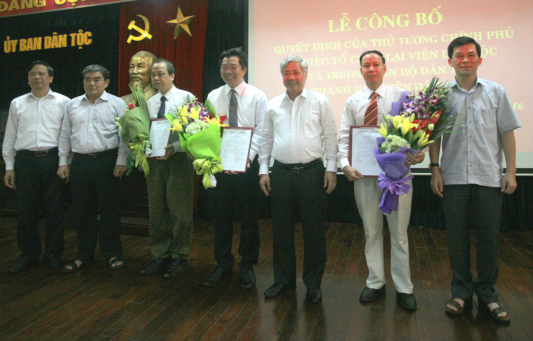 Công bố quyết định thành lập Học viện Dân tộc